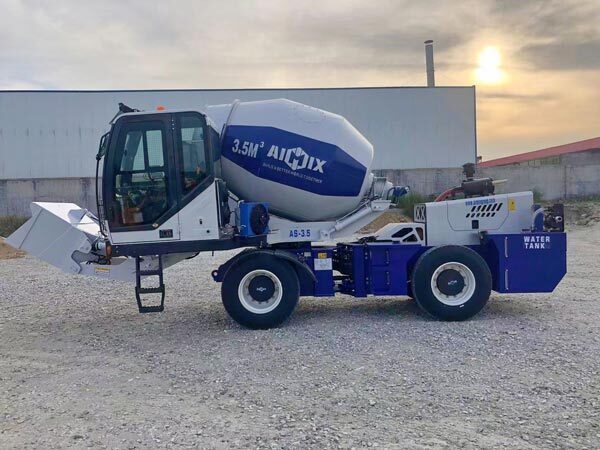 Tips and Best Practices of Self-Loading Concrete Mixer Maintenance: Machine Sharing